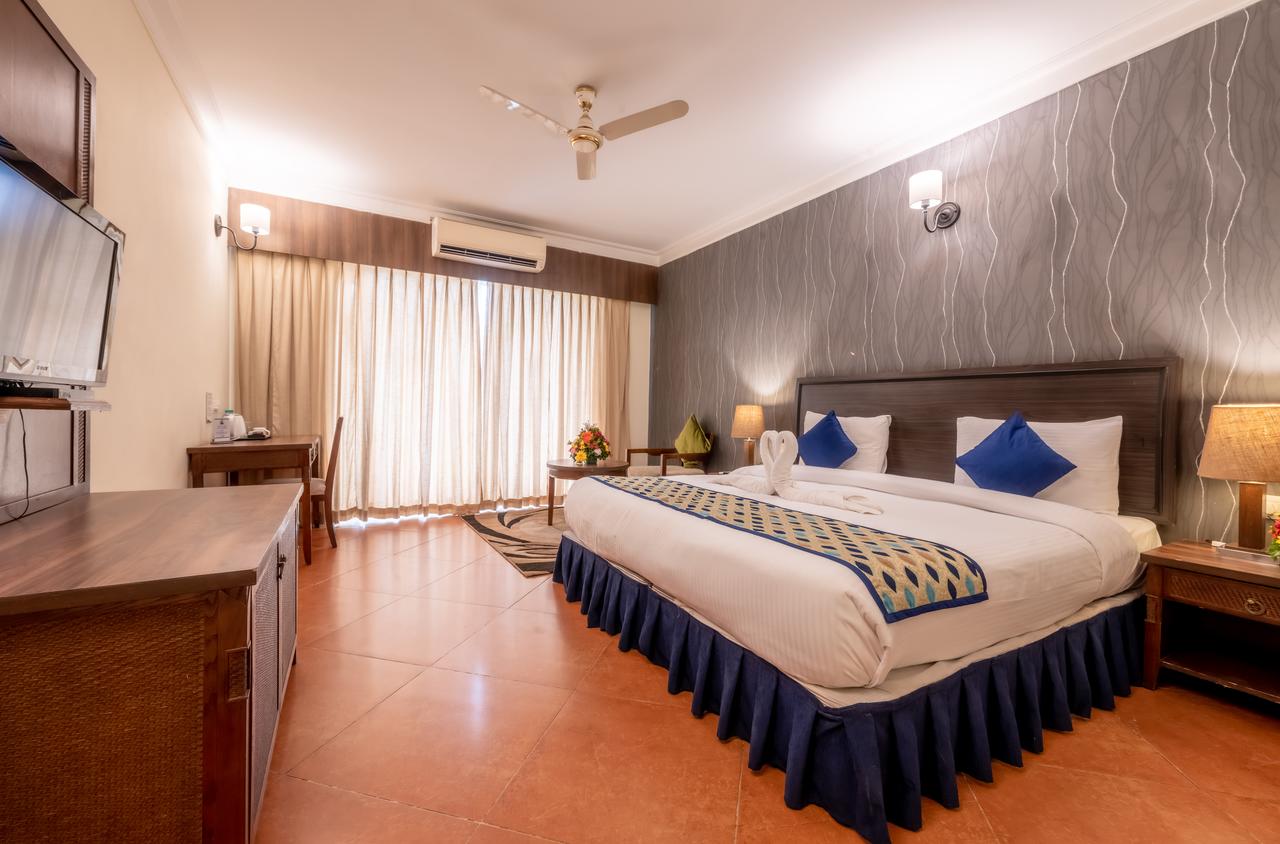 Goa package with nagoa grand l Delhi to Goa Tour Package- Bagpack2go