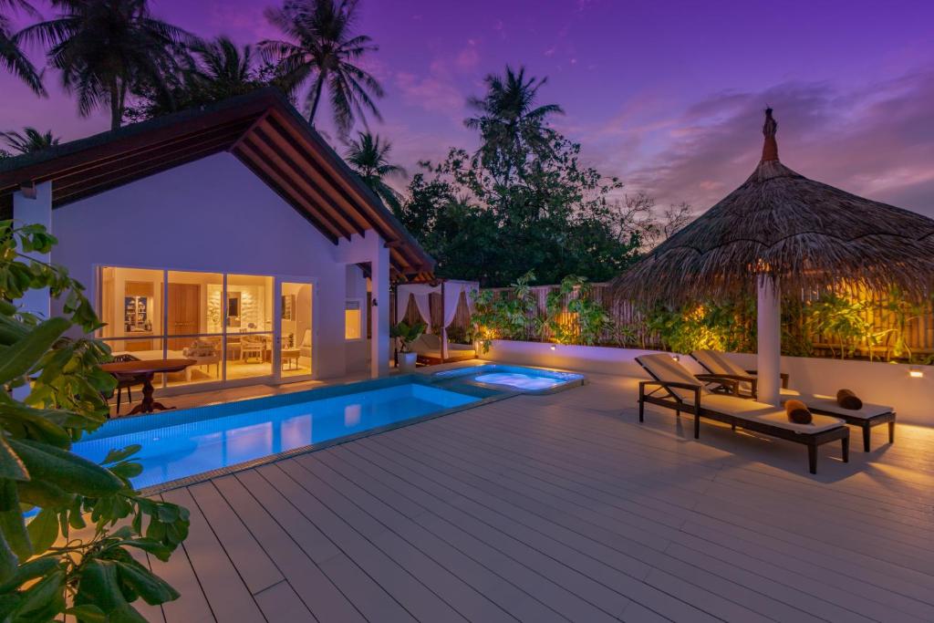 Malahini Kuda Bandos Resort Maldives holiday package @42500